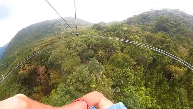 Полет на тросе над джунглями парка Янода (канатная дорога)