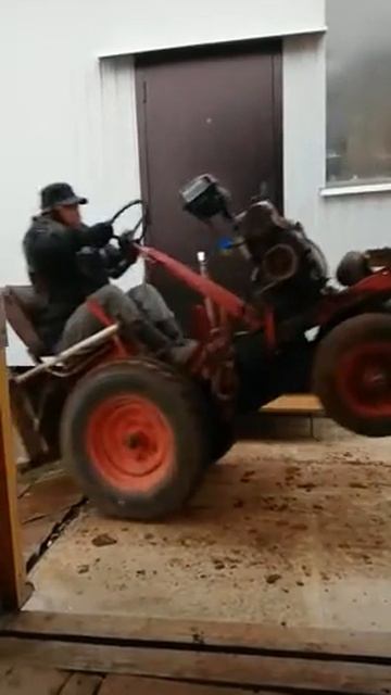Минитрактор проще не куда и такое бывает!!!!