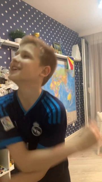 Я решил проверить кто больше подтянется.#друг#лицо#artempro. #Артём#Bloksi7#друг