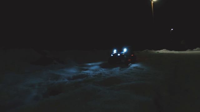 Вечерние покатушки по деревне на радиоуправляемом Jeep Wrangler JK Rubicon 1/10 часть 1.