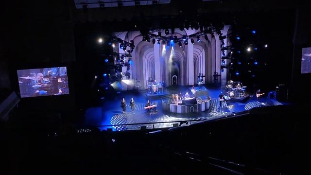 Максим Фадеев - Танцы на стеклах БКЗ 21.10.23 Петербург