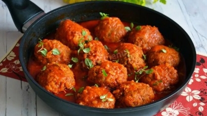 тефтели с подливой-очень вкусные и нежные.Тефтели с рисом