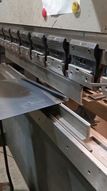 Гибка металла, лист 1,5 мм