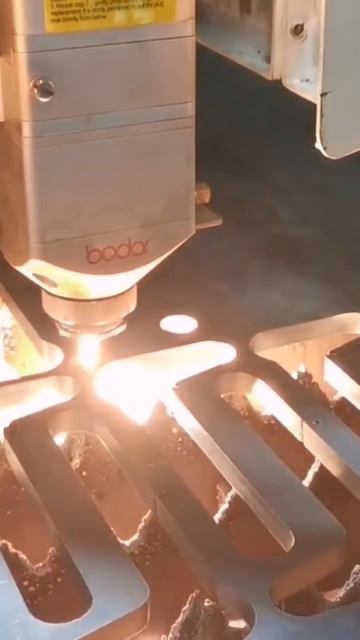 Лазерная резка, черная сталь, лист 10 мм