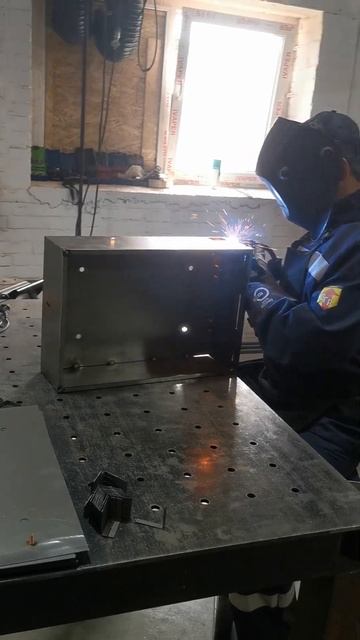 Сварка полуавтоматом в среде защитного газа, черная сталь, 1,5 мм