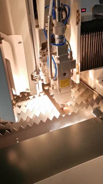 Лазерная резка, черная сталь, лист 1,5 мм