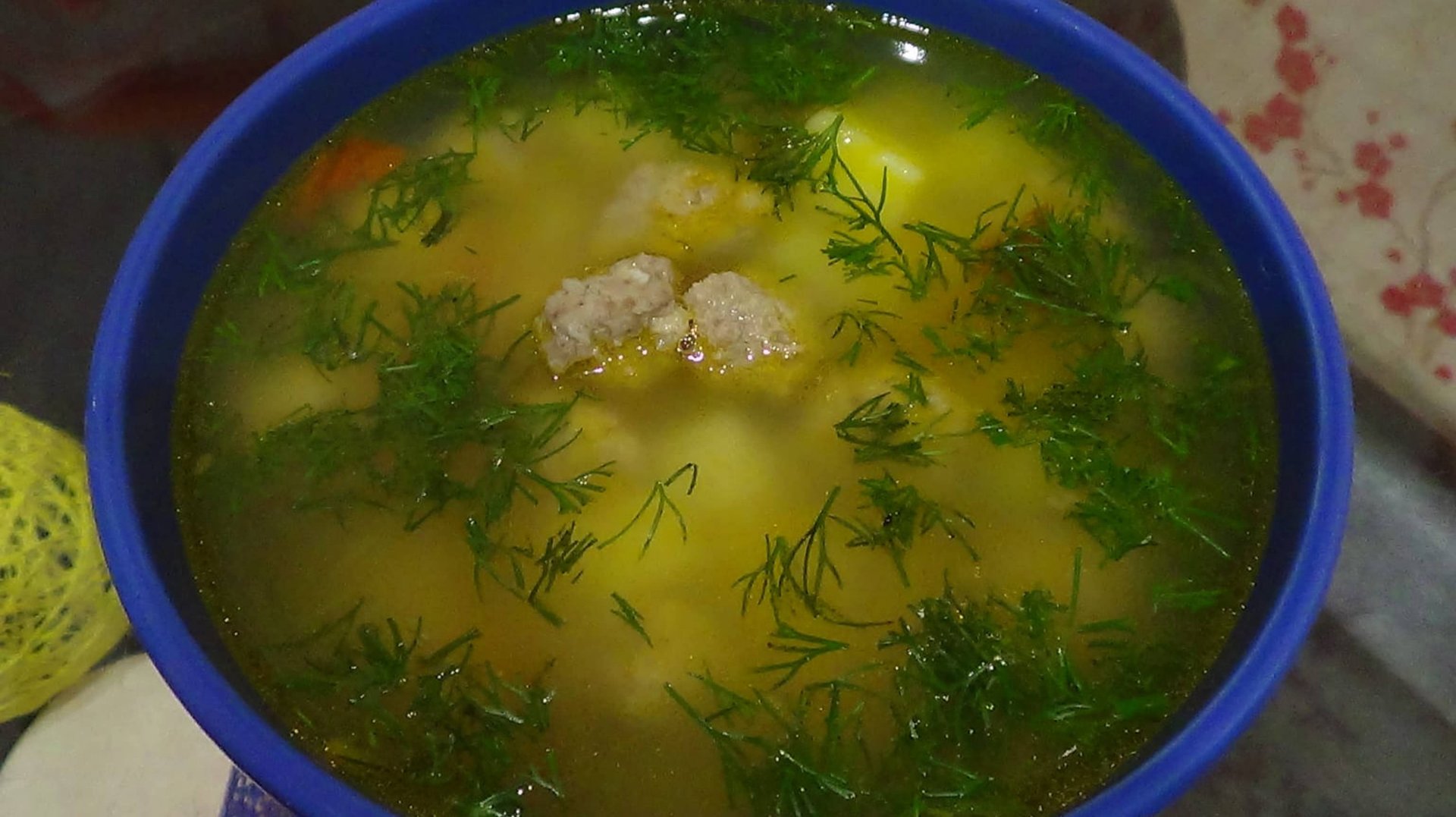 Суп с фрикадельками и вермишелью