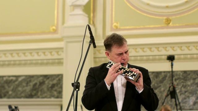 С.Уандер  "Isn't she lovely".