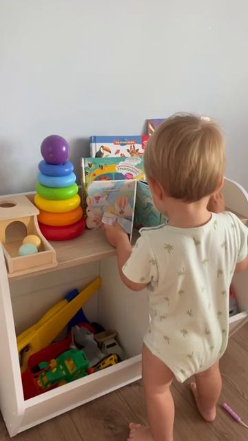 Глеб читает