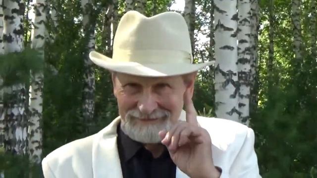 "Море любви"_ исполняет дуэт Владимир Морозов и автор слов и музыки Инна Марухленко..