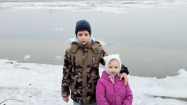 Две бактерии представляют свой плейлист.