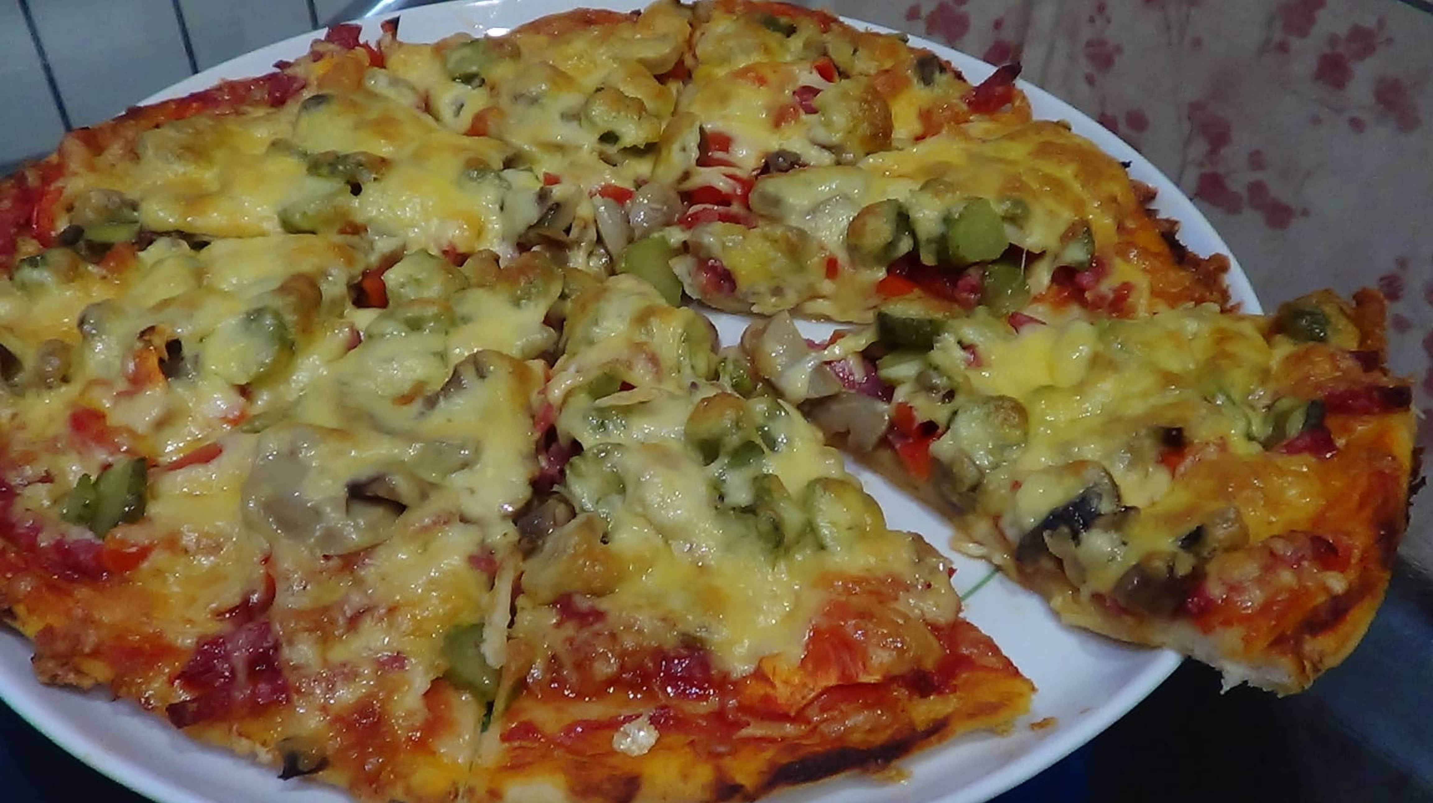 Вкусная домашняя пицца