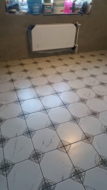 Обзор уложенной плитки на пол в прихожей и на кухне. Плитка 30/30. #shorts #укладкакерамогранита