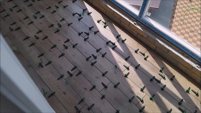 Ремонт пола на балконе. Укладка керамогранита на пол 60/15