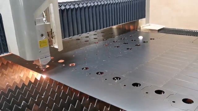 Лазерная резка, черная сталь, лист 1,5 мм