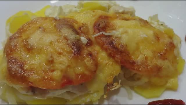 Ужин для всей семьи  Курица запеченная в духовке с картофелем