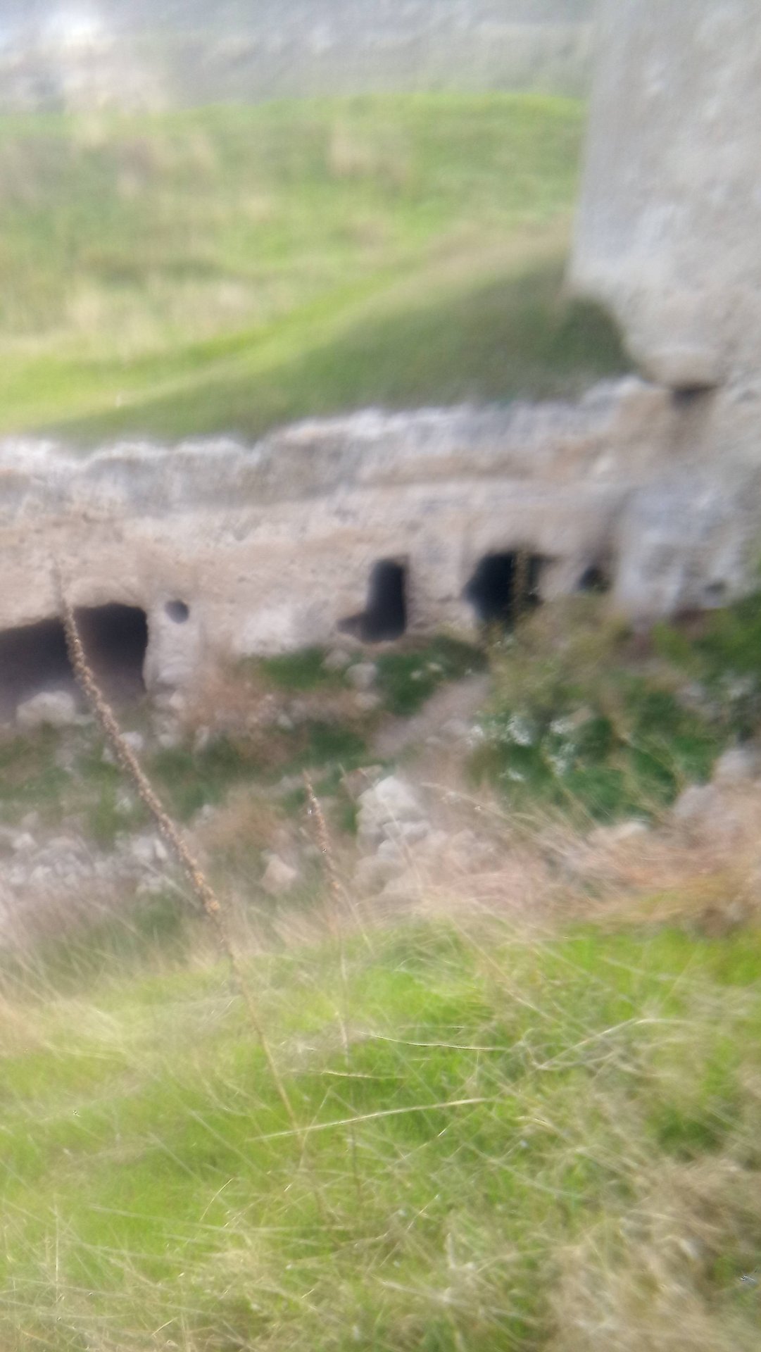 Блок из известнякового бетона в древнем сооружении