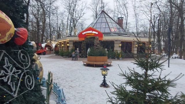 На Блонье у кафе Русский Двор.