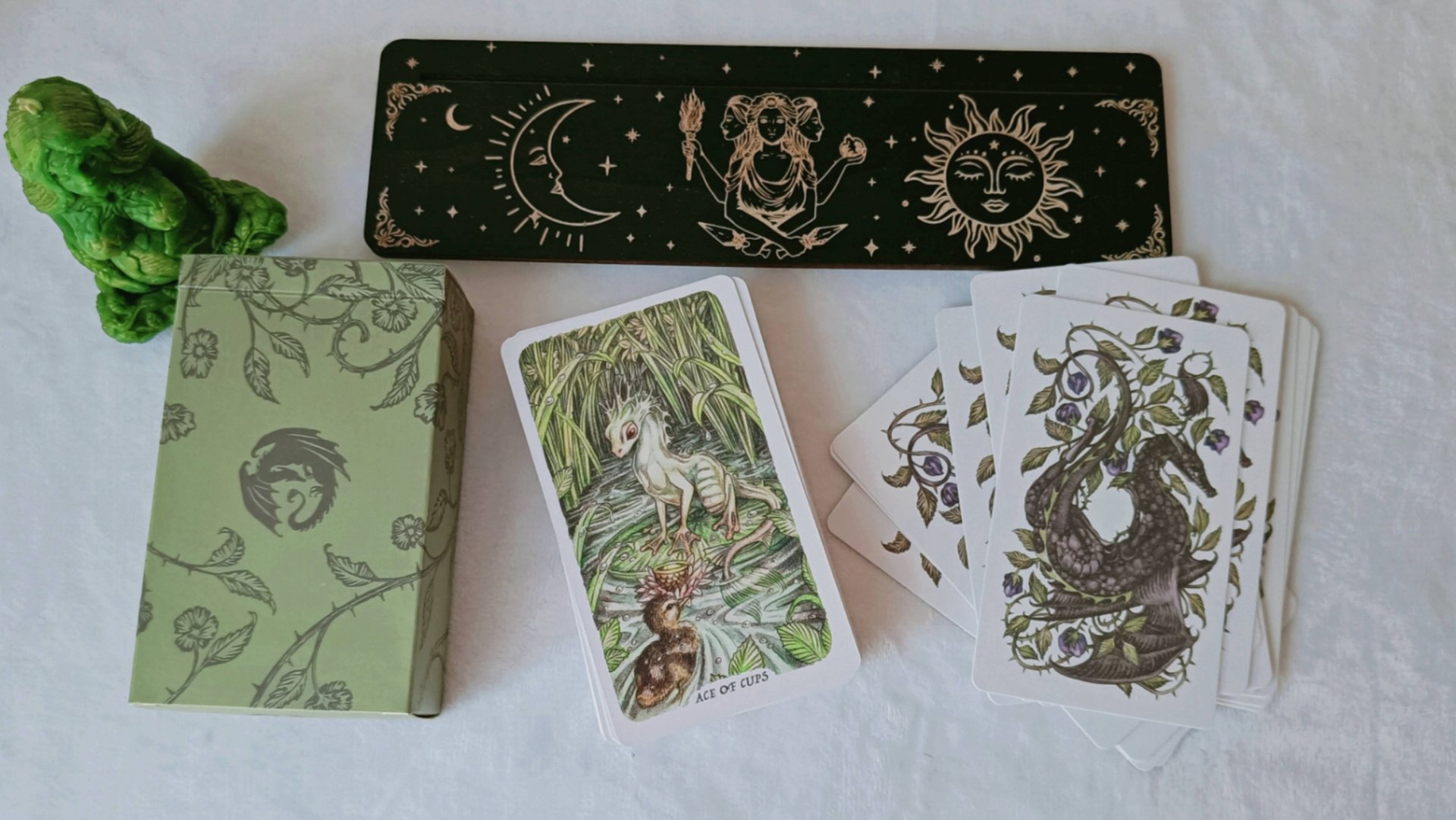 Премиальное драконье таро с Алиэкспресс – Дым, Пепел и Угли🐉 Распаковка и обзор колоды
