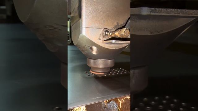 Лазерная резка, черная сталь, лист 2 мм