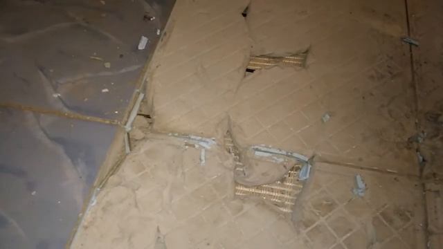 Снять кафель не сломав, демонтаж теплого пола без повреждений, ванна из кирпича ч.1.