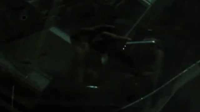 Тест лобового стекла на прочность, бьем автомобильное стекло.