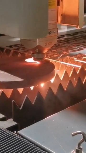 Лазерная резка, сталь 09Г2с,  лист 20 мм