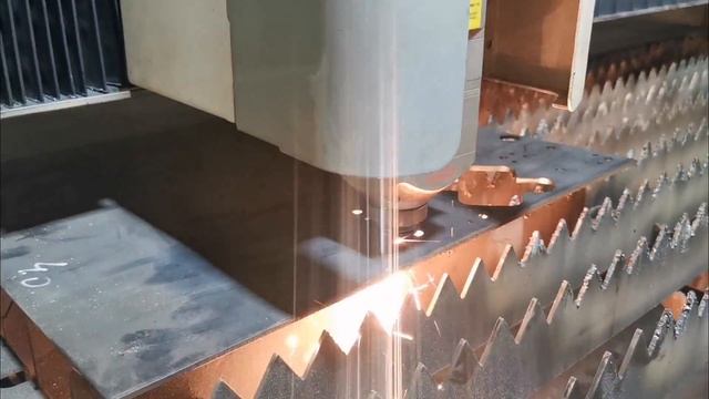 Лазерная резка, черная сталь, лист 6 мм