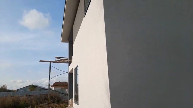 Отделка фасада дома декоративной штукатуркой "Короед"+силикатно-силиконовая краска.