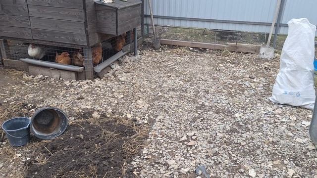 Сварил рабочий стол, заливаю дорожки