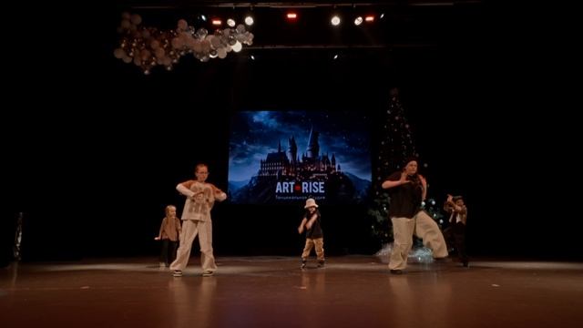 Объединение групп по Уличным танцам 4-6 лет и 9+ (рук. Нефёдова Софья)