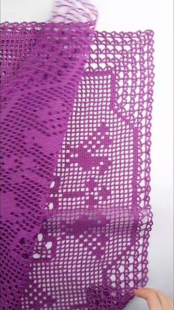 Салфетка крючком модель "ПАВЛИН"