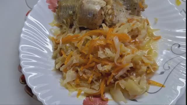 Отличное блюдо в пост. Рыба и капуста всегда здорово.