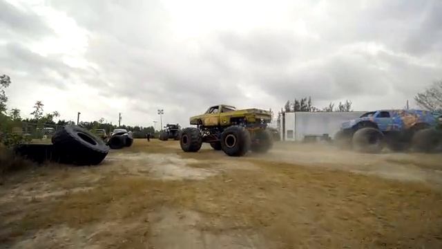 МОНСТР-траки_ один день на ШОУ!