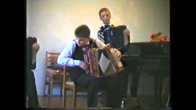 Андрей Черепанов (гармонь) "Коробочка" Новосибирск 2000 г.