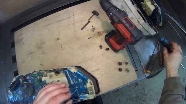 Ауди 100 C3 1984 г. Ремонт приборной панели.