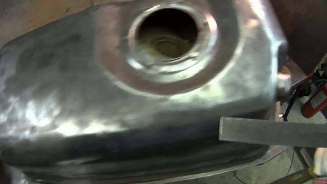 Audi 100 c3 quattro. Ремонт топливного бака.