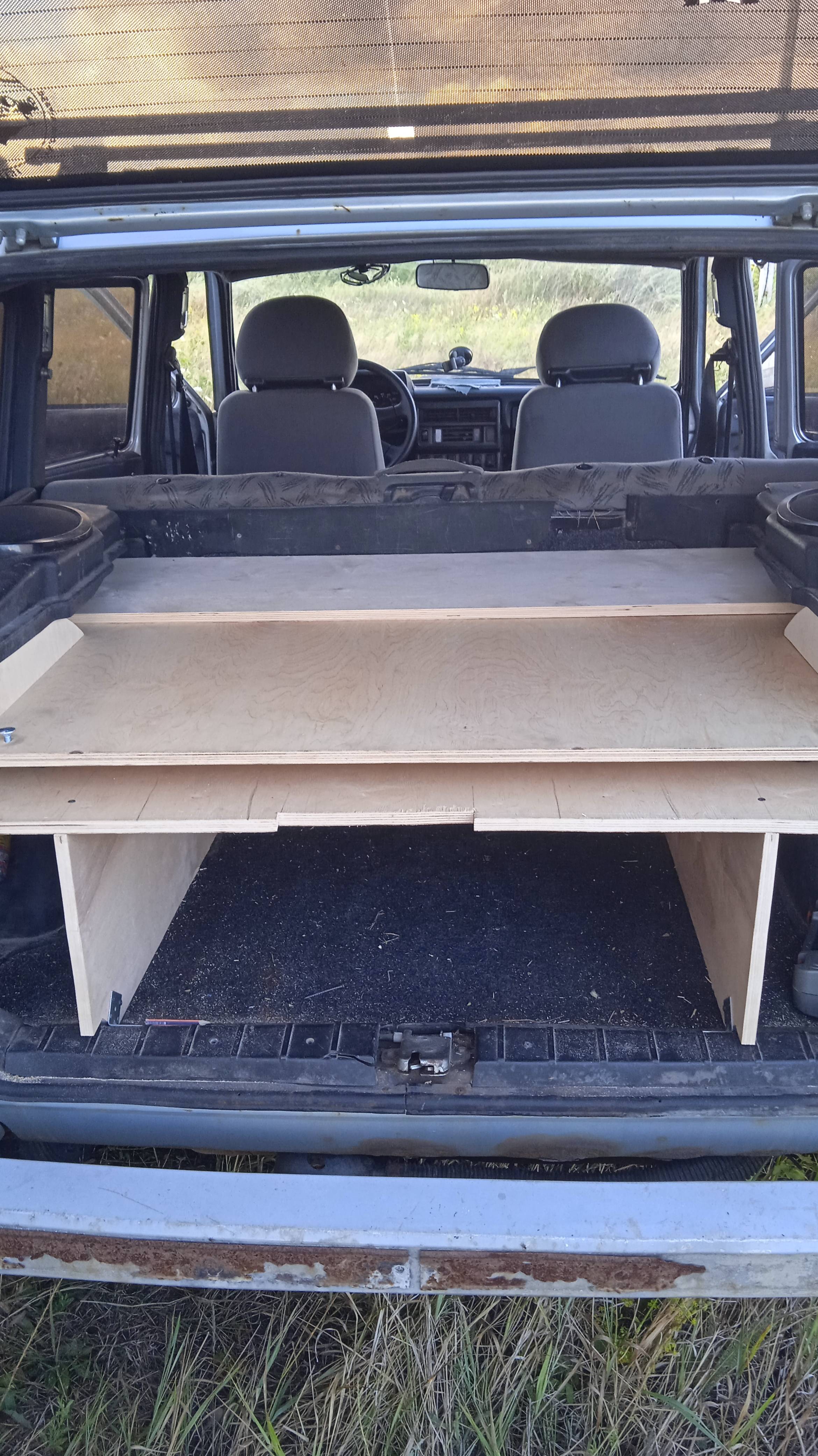 Раскладной спальник в Ниве 5Д  на двоих своими руками