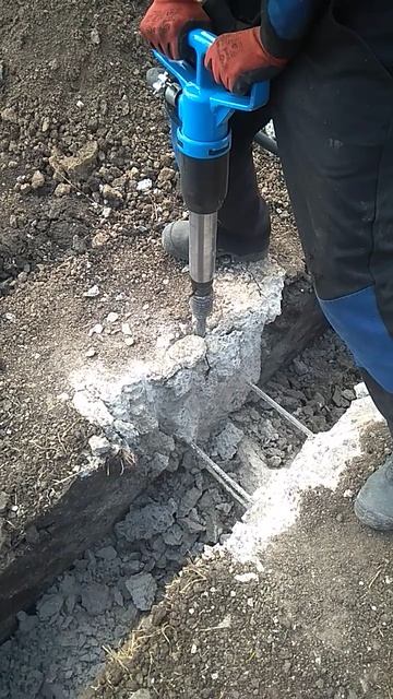 Работа отбойного молотка МОП-3(1)