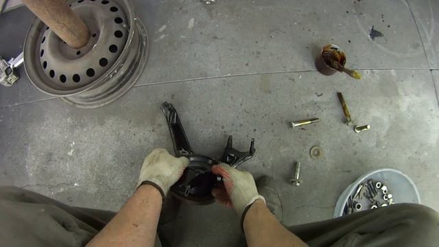 Audi 100 C3 quattro 1986 г. Сборка задней подвески.