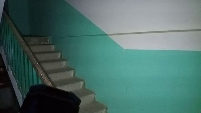 Тест фонаря Космос KOS701Lit. Лестничный марш