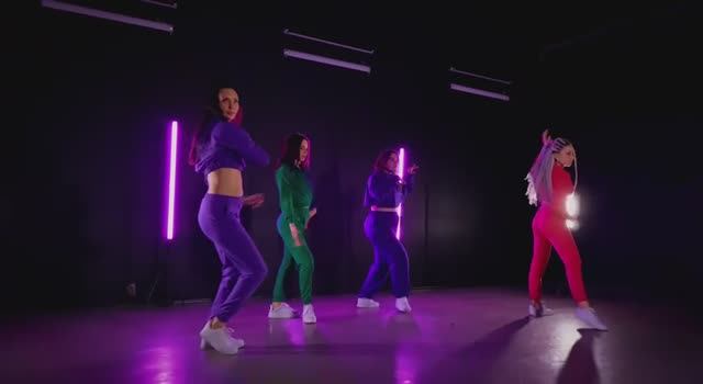 Бачата - женский стиль. Группа профессионалов (руководитель Алиса Попова)