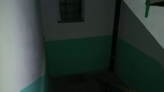 Тест фонаря Космос KOS701Lit. Лестничная клетка