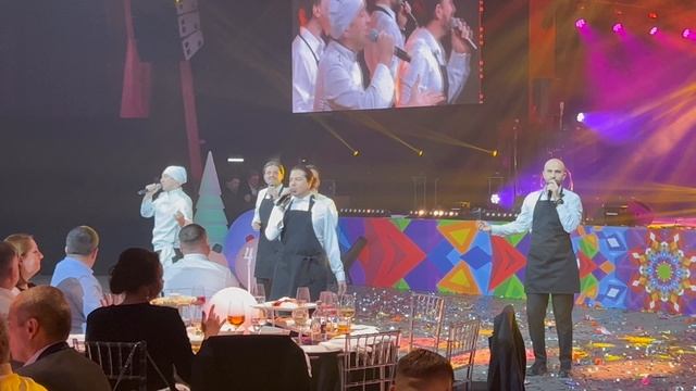 "Лапино-Холл"
Юбилей компании
Исполняем хит "Носа-Носа"
"ПОЮЩИЕ ОФИЦИАНТЫ" в составе 5 артистов