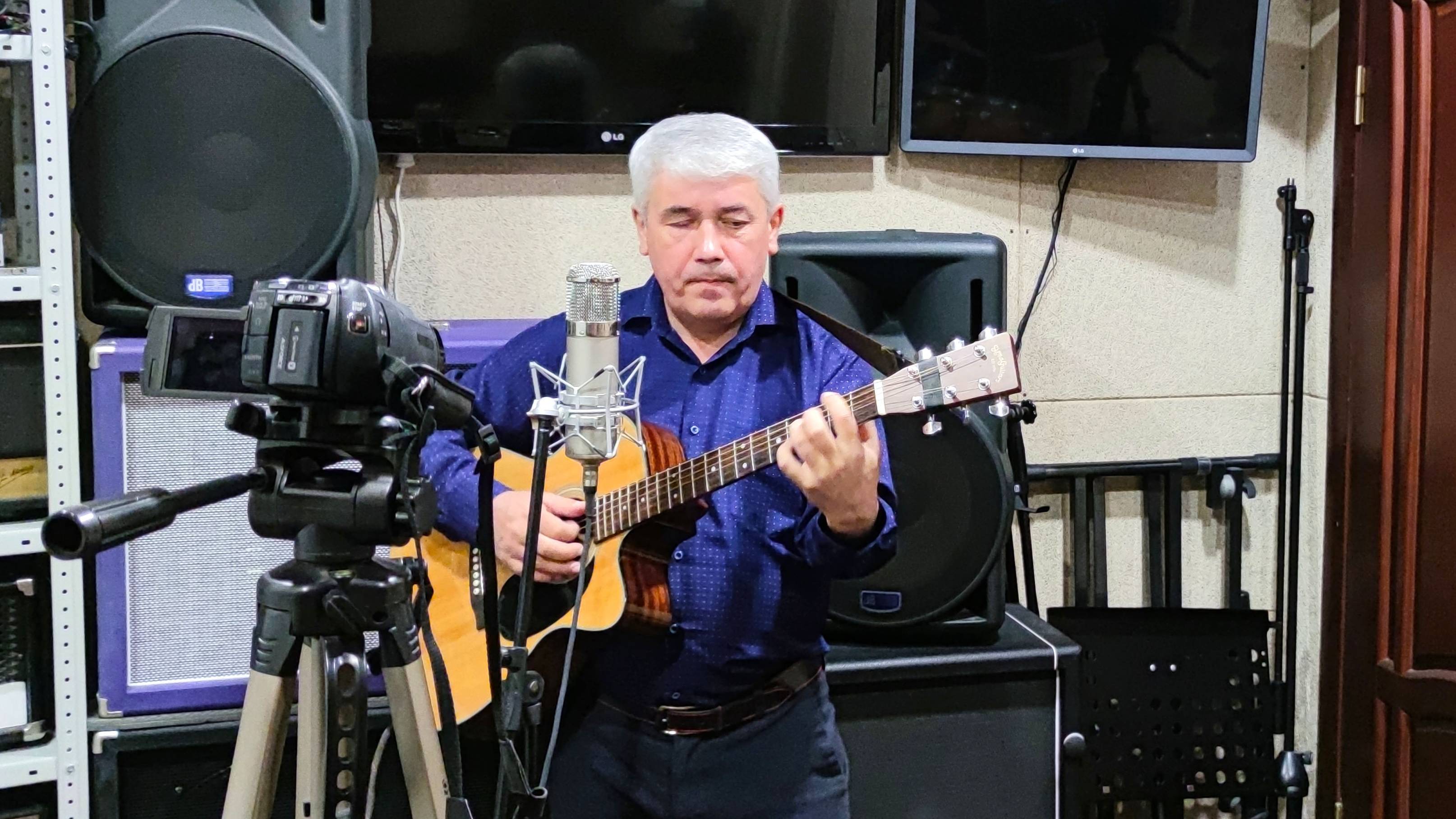 Дома на ДИВАНЕ) - "Девочке с Оленьими Глазами" / От сердца на гитаре!!!