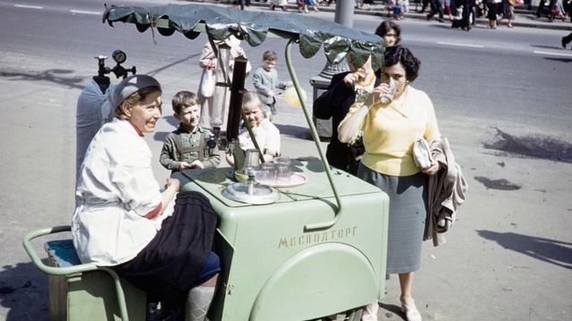 "УТРО ТАКОЕ СЛАВНОЕ"... (Фотоальбом "РЕТРО-СССР") - Поют Элеонора АНДРЕЕВА и Муслим МАГОМАЕВ)