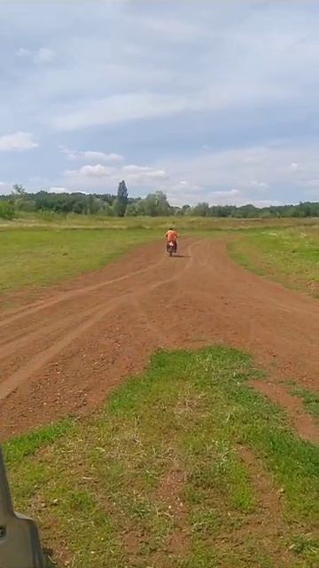 На китайце Регулмото по кроссовой трассе в Белгороде