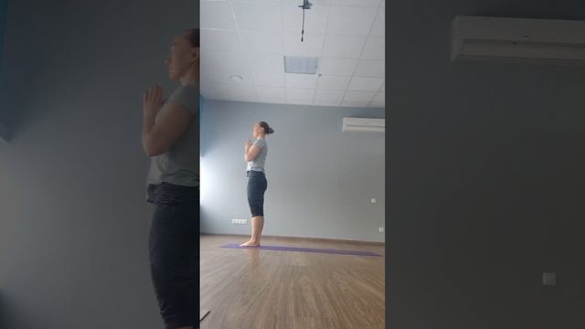 Йога. 4 вариант Сурьи Намаскар с проработкой тазобедренного сустава.