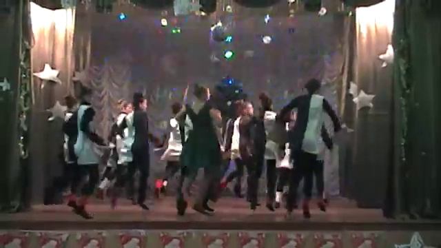 "Алиса в зазеркалье" (8-Б кл.) (хореография)