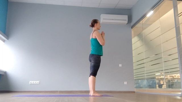 Йога. 6 Вариант Сурьи Намаскар с элементами шпагата.